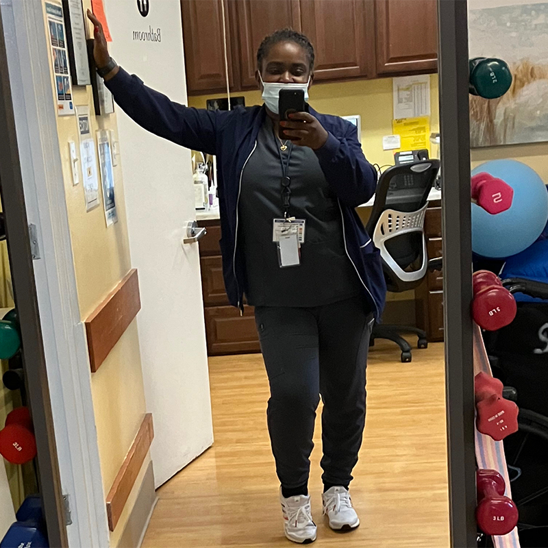 Dress A Med Women's Stretch Slim Fit Zipper Jogger Uniform